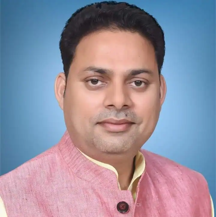 जानिए कौन है भुवन कापड़ी ,जिसने धामी को हराया - कुर्मांचल टाइम्स ...